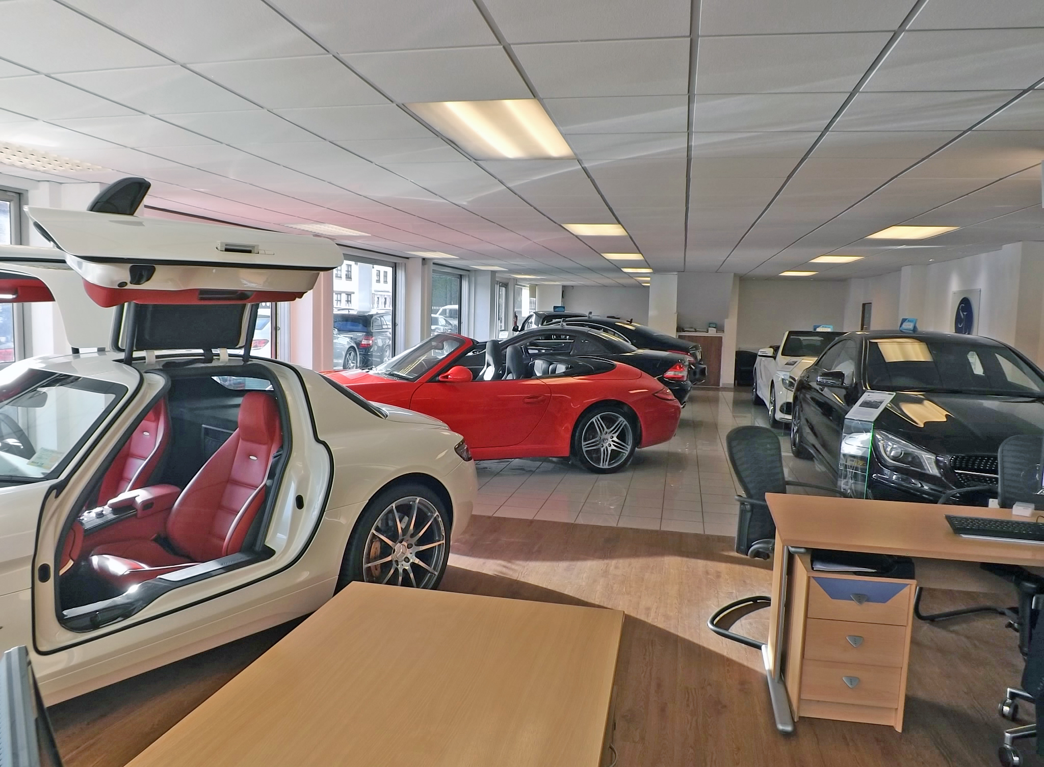 Simon Light Mercedes servicing in Hertford and Hertfordshire